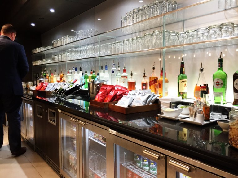 British Airways Club Lounge at Gatwick has light, bright decor & great ...