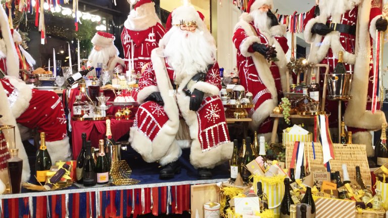 Christmas in London; windows, lights and markets - The Jetset Boyz